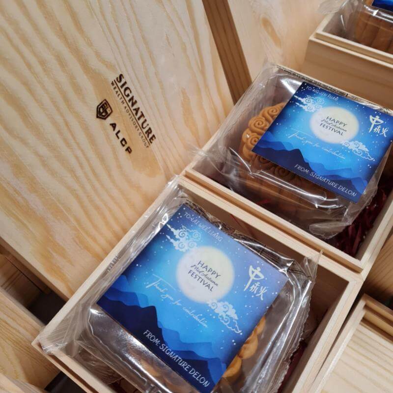 Custom Corporate Mooncake Gift Set for Mid-Autumn Festival in Malaysia 2023
